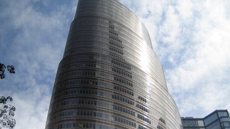 The Lipstick Building – Brick And Cornice